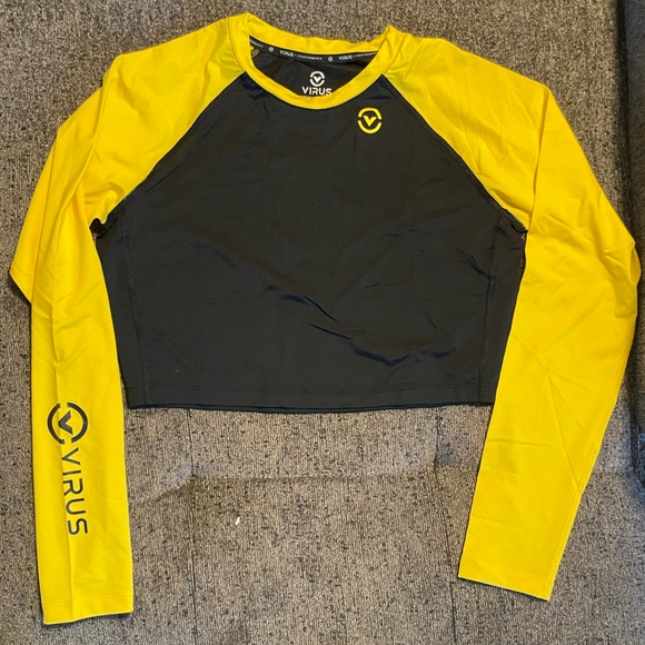 Virus | Tops | Nwot Virus Performance Long Sleeve Crop Top Womens ...